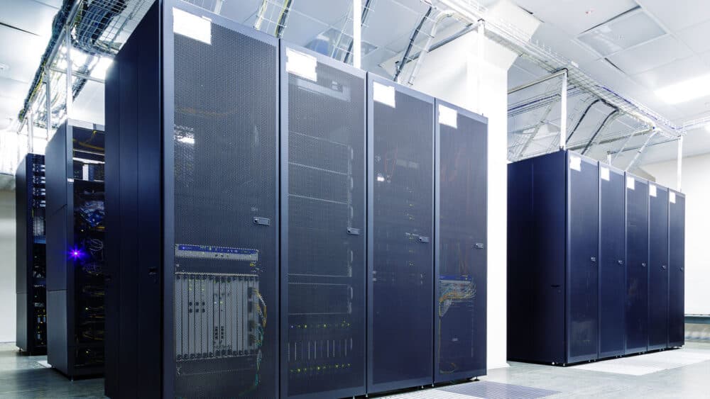 Micro Data Center, Edge Data Center, Hyperscale Data Center: What’s the ...